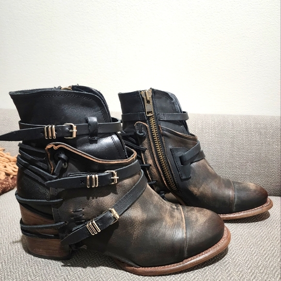 Freebird by Steven | Shoes | Freebird Crue Black Distressed | Poshmark